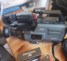 Videocamera JVC modello SVHSC