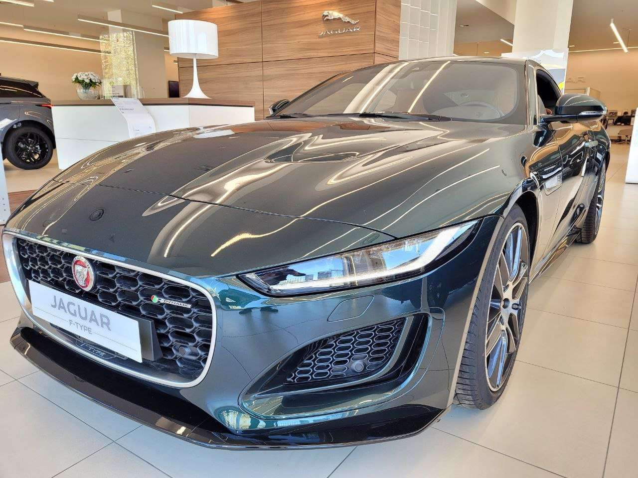 Jaguar F-Type2.0 300 CV R-DYNAMIC COUPE' BRITISH GREEN PRONTA!!