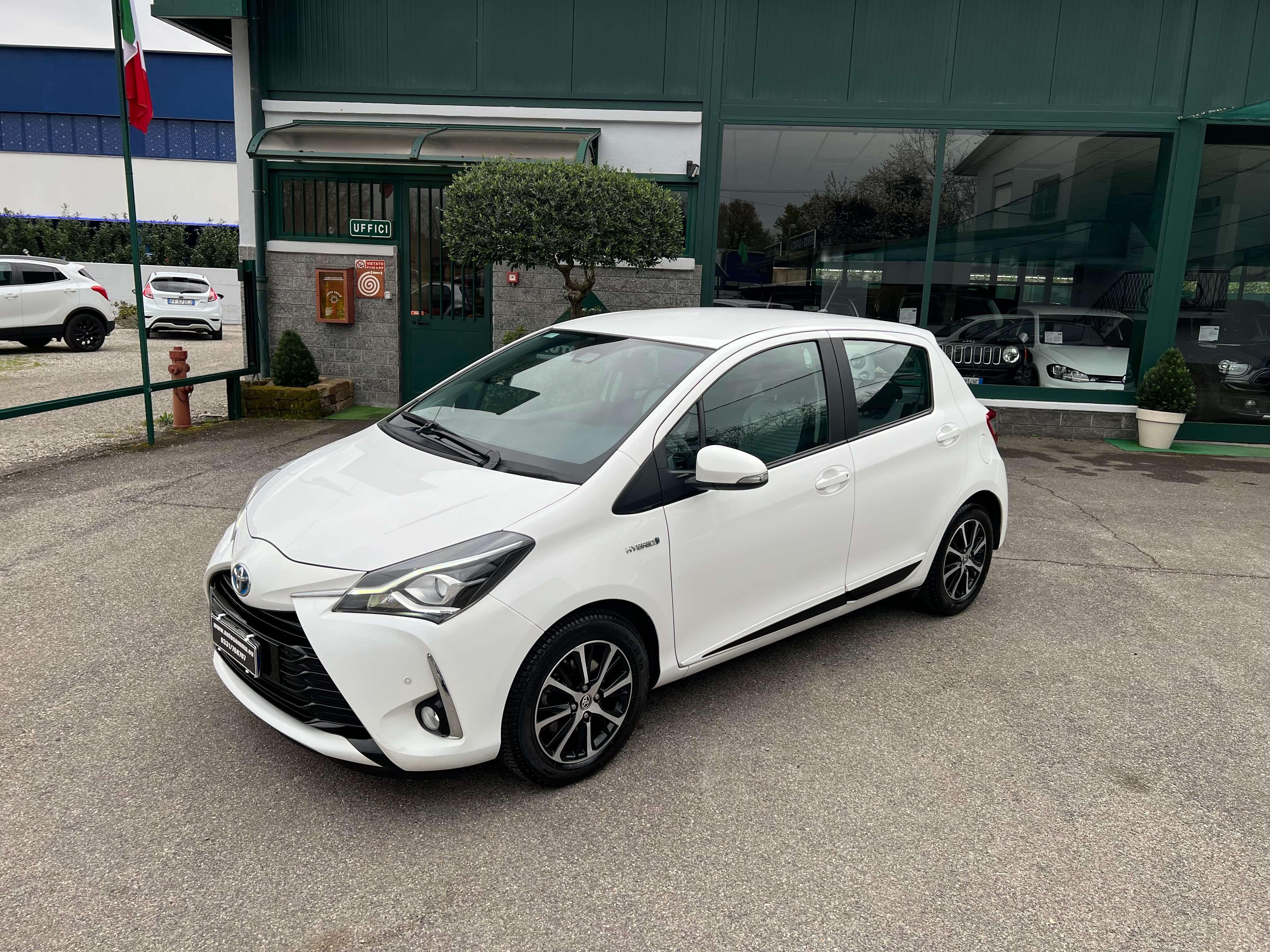 Toyota Yaris5p 1.5h Active my18  NAVIGATORE - OK NEOPATENTATI