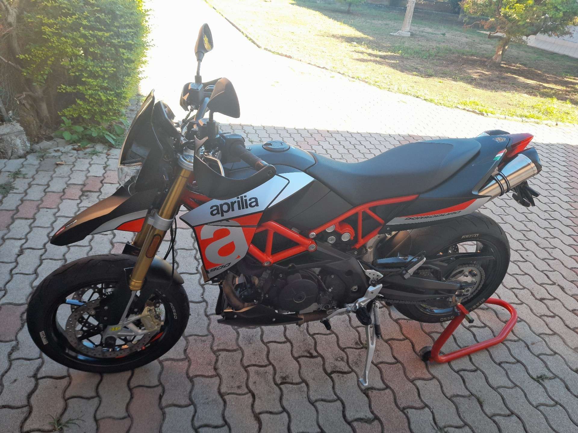 Aprilia Dorsoduro900