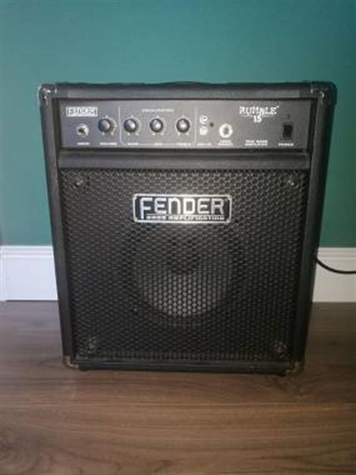 AMPLIFICATORE FENDER RUMBLE 15