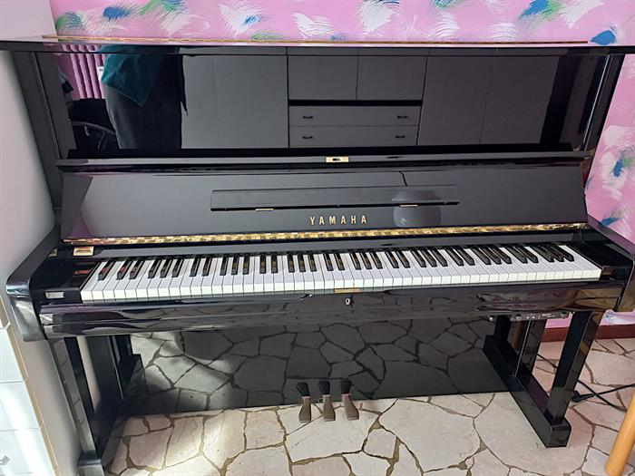 PIANOFORTEVERTICALE YAMAHA U1A