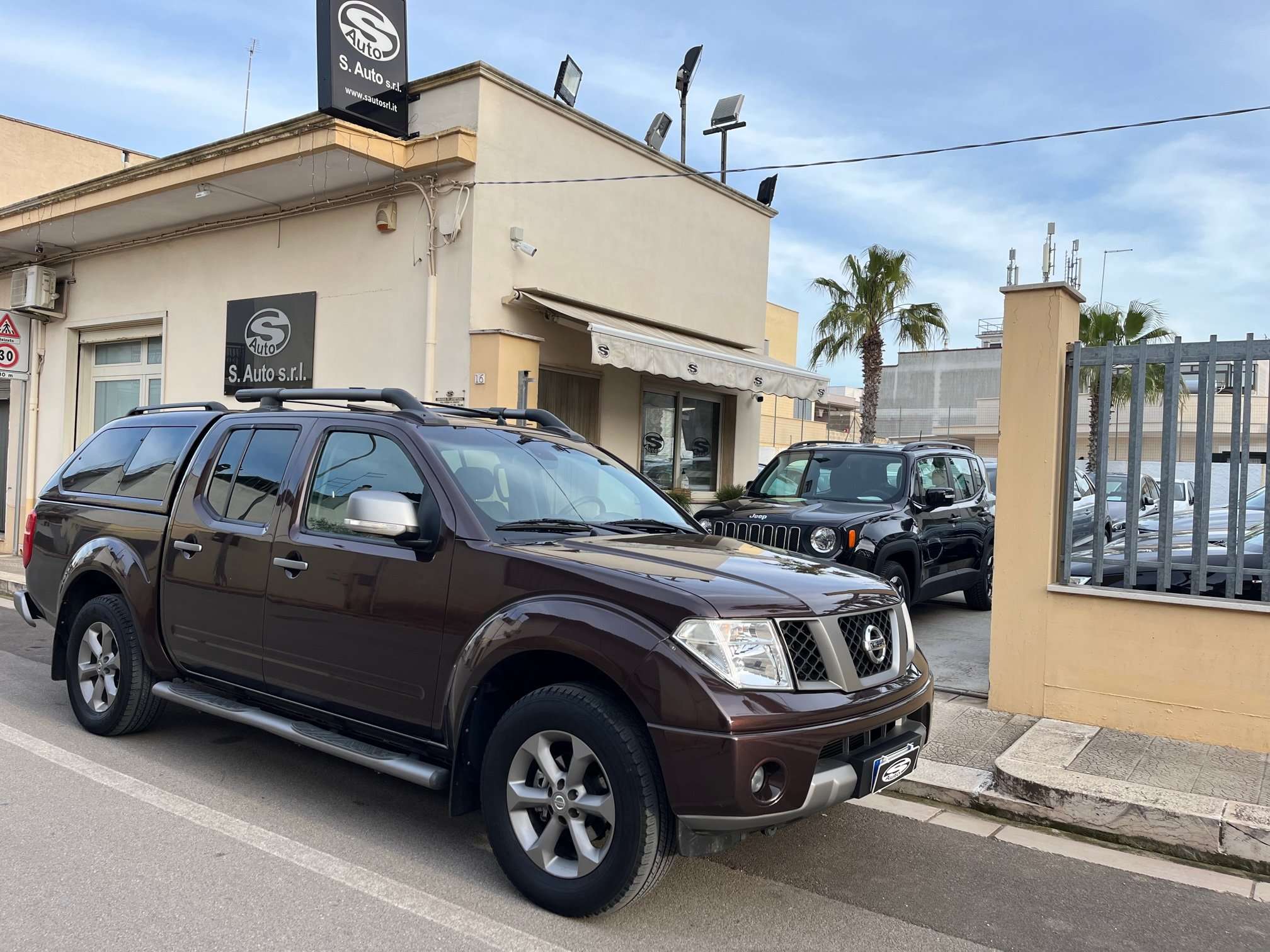 Nissan Navara2.5dCi 4Porte Double Cab Sport GANCIO TRAINO