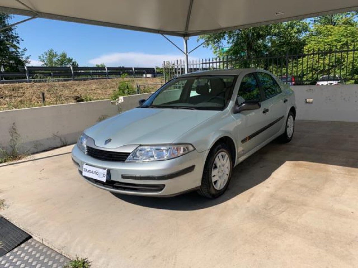 RENAULT Laguna 2ª s. 01-05 Laguna 1.8 16V cat Authentique