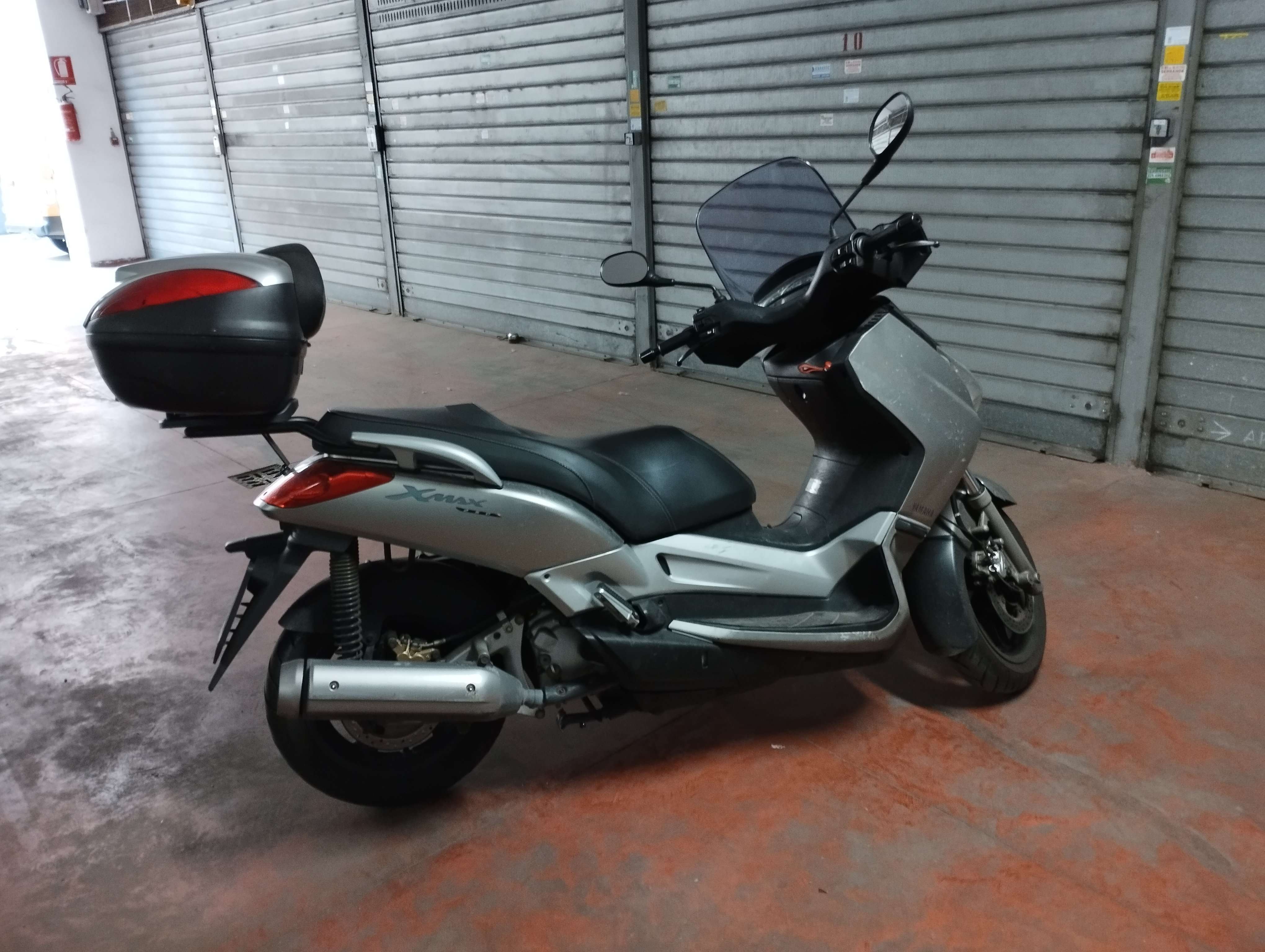 Yamaha X-Max 250