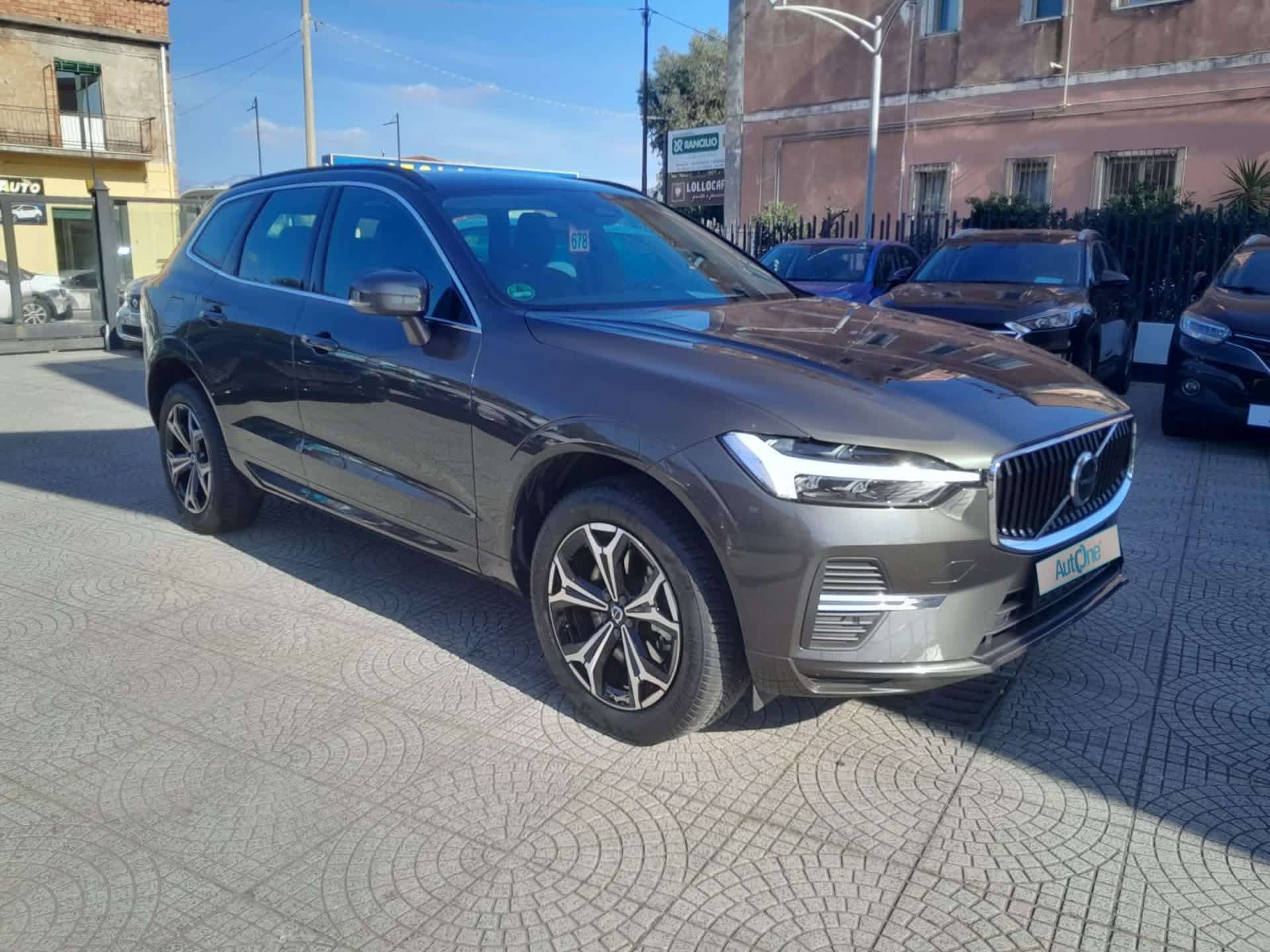 Volvo XC602.0 197CV MILD HYBRID AUT. AWD MOMENTUM PRO