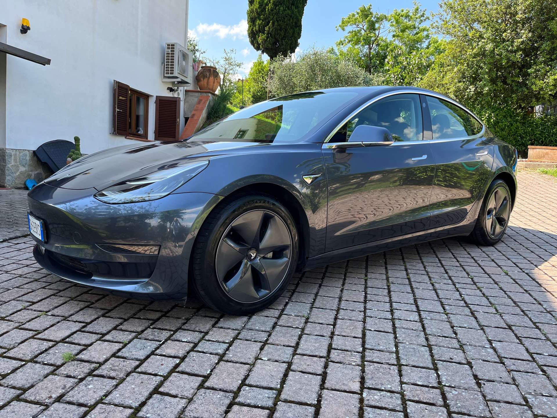 Tesla Model 3Model 3 Long Range Dual Motor awd