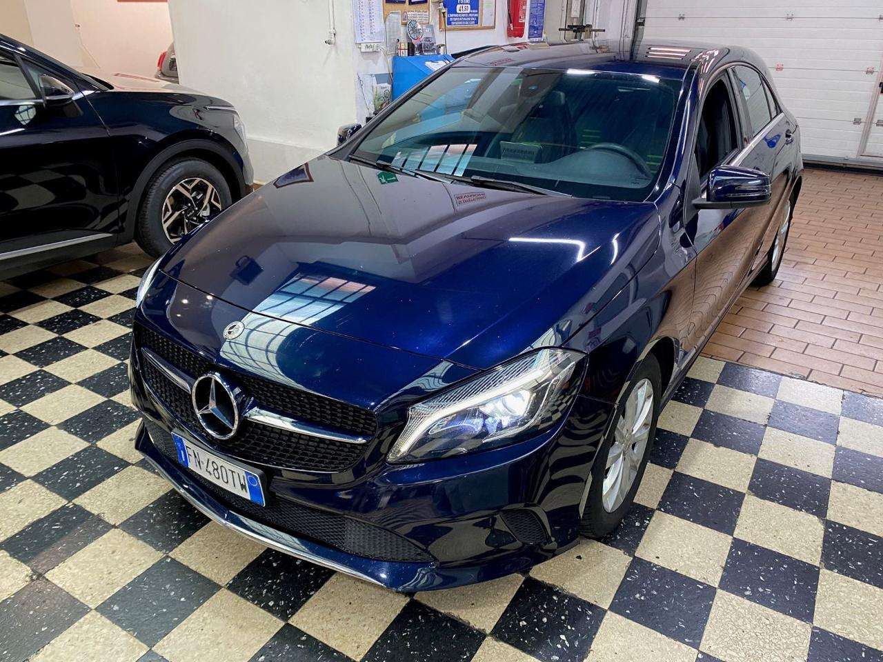 Mercedes-Benz A 200d Business Navi