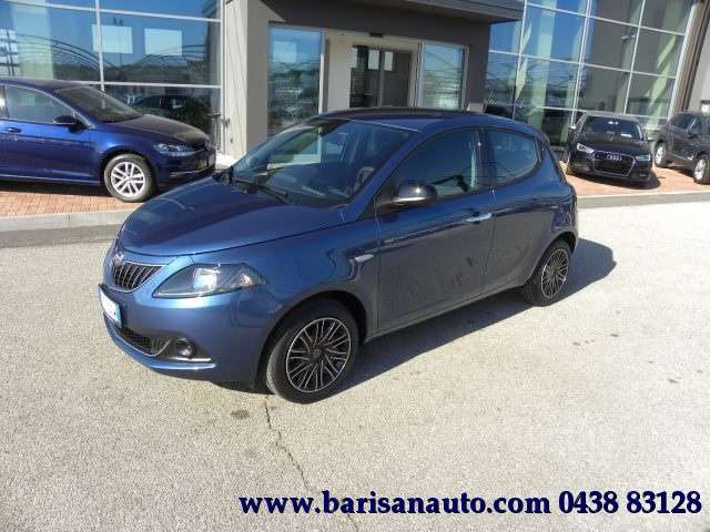 Lancia Ypsilon1.0 FireFly 5 porte S&S Hybrid Gold / Blu Glossy