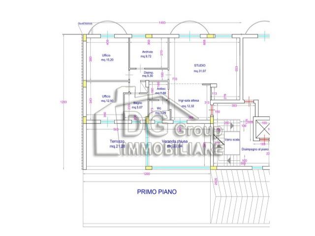 Vendesi appartamento/ufficio al primo piano