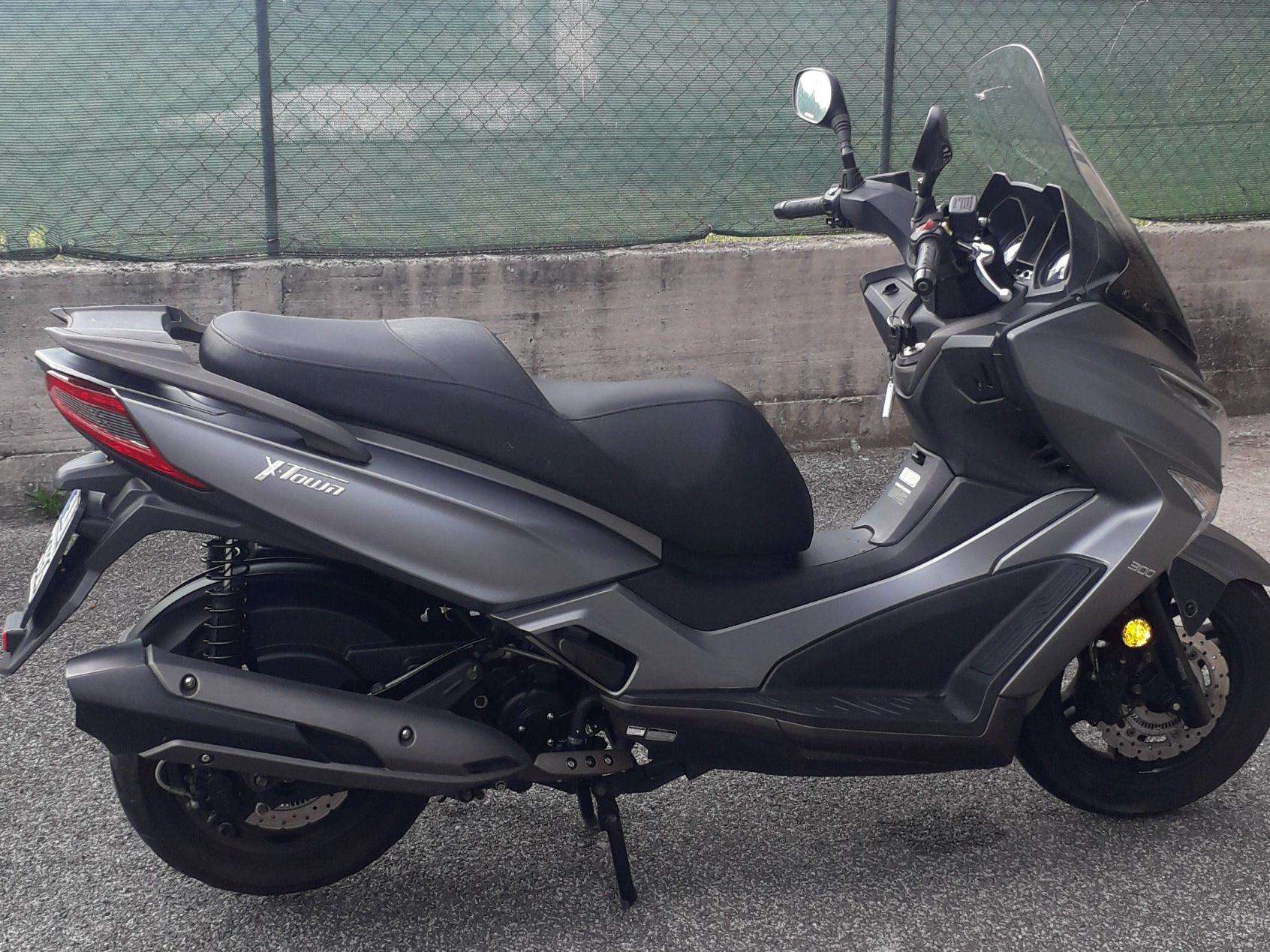 Kymco X-Townmoto scooter Kymco X TOWN 300i ABS