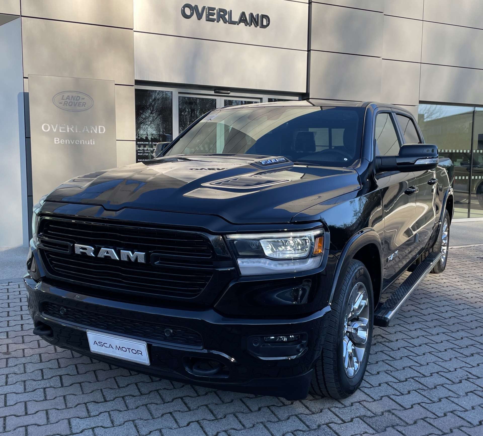 Dodge RAM1500 LARAMIE SPORT 4X4 5.7 V8 HEMI GPL - AUTOCARRO