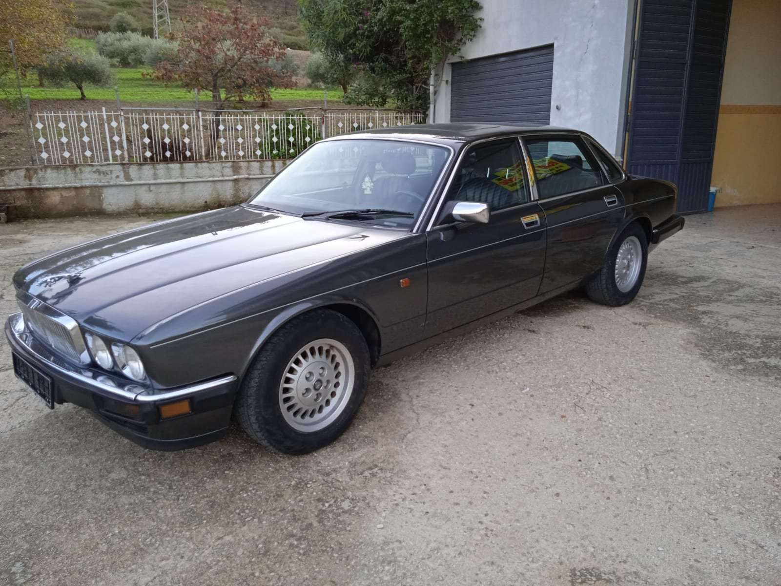 Jaguar XJ6