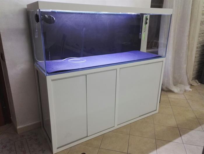 MOBILI PER ACQUARIO