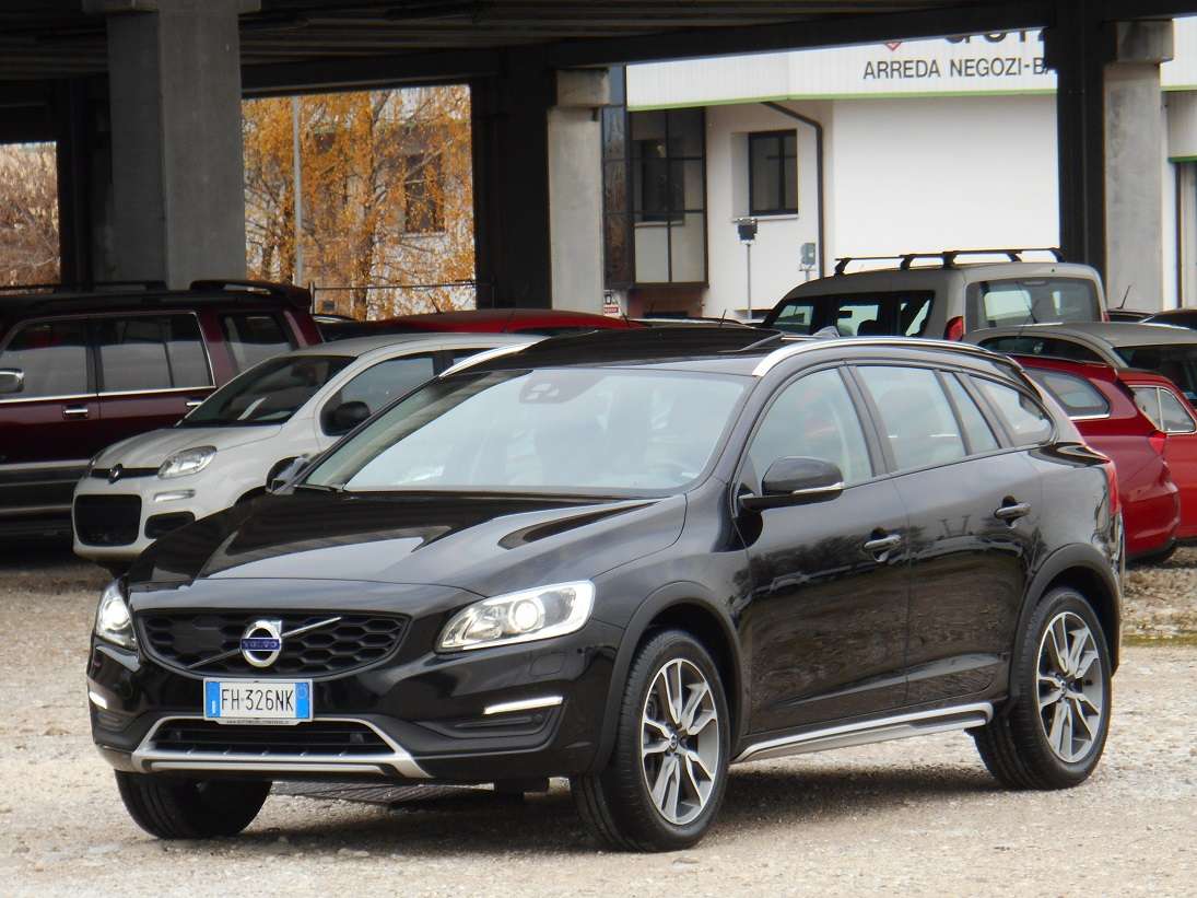 Volvo V60 Cross Country2000 D4 190CV Business Plus Geartronic (FWD)