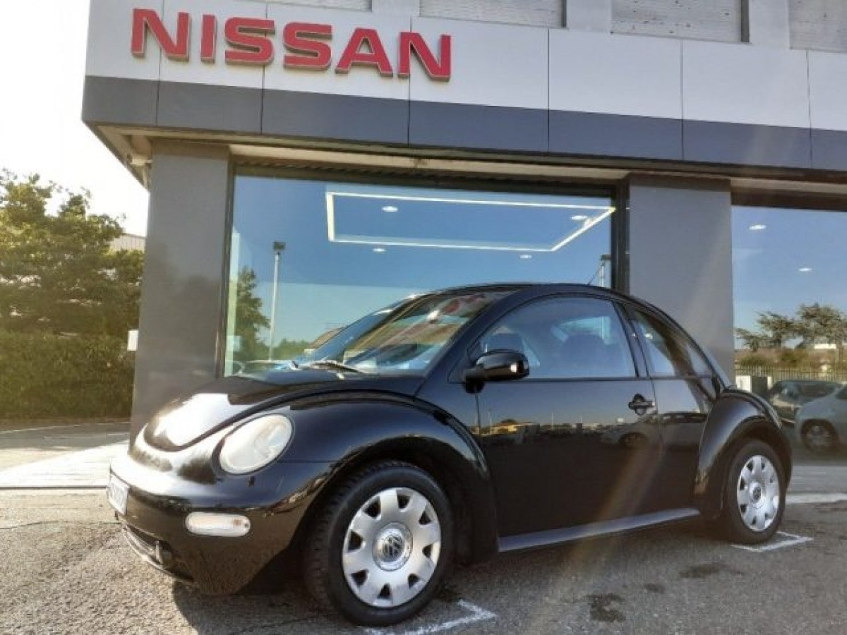 VOLKSWAGEN New Beetle 1.6