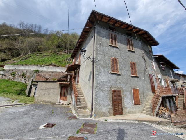 Paisco vendesi casa indipendente da terra a cielo