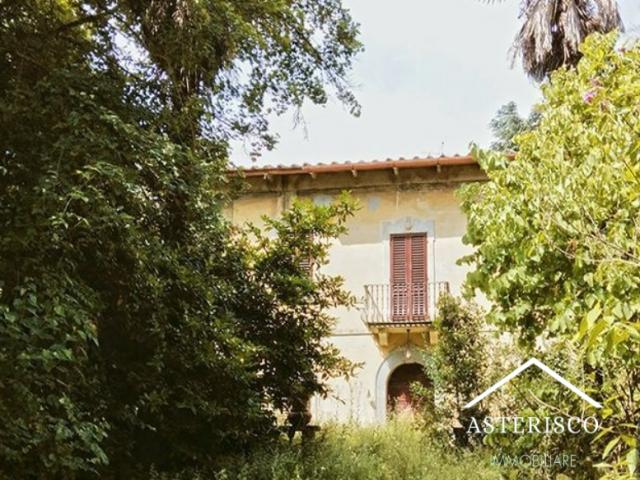 Villa con parco - borgo di caposelvi nn. 95 e 17 - montevarchi (ar)