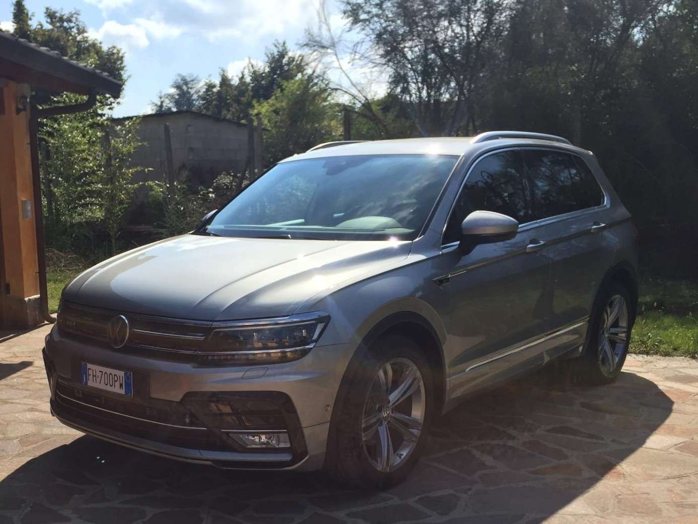 Volkswagen Tiguan2.0 tdi R-line 150cv DSG