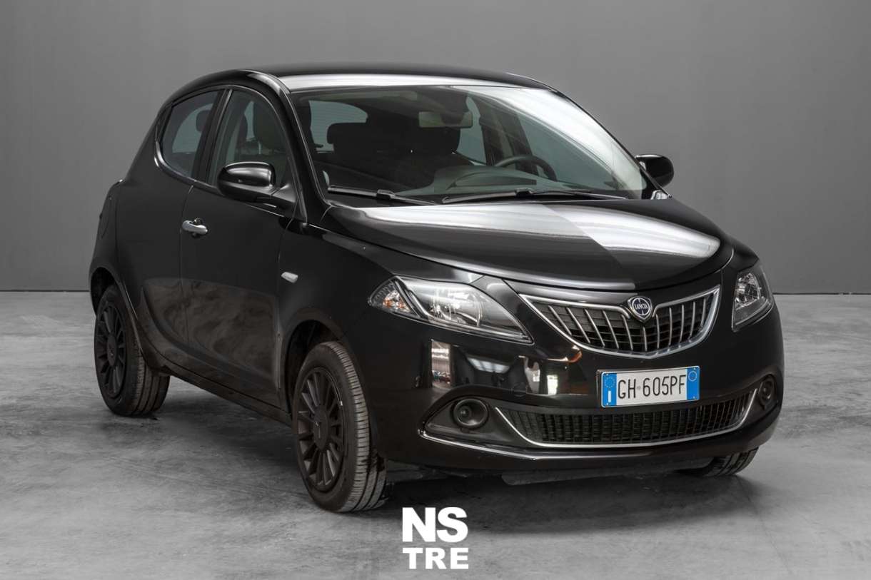 Lancia Ypsilon1.0 firefly hybrid 70CV Silver