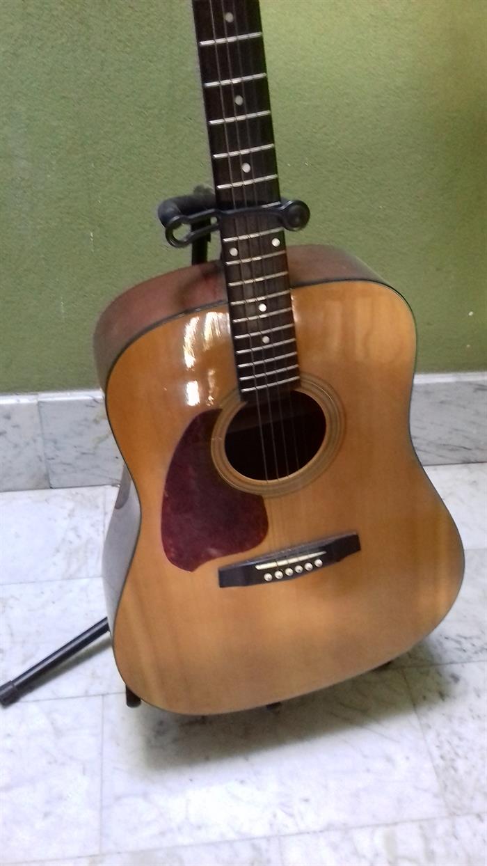 CHITARRA ACUSTICA FOLK