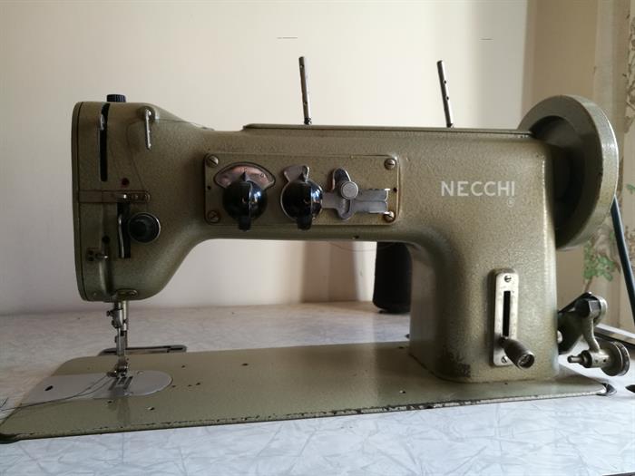 NECCHI MODELLO 305 MACCHINA DA CUCIRE