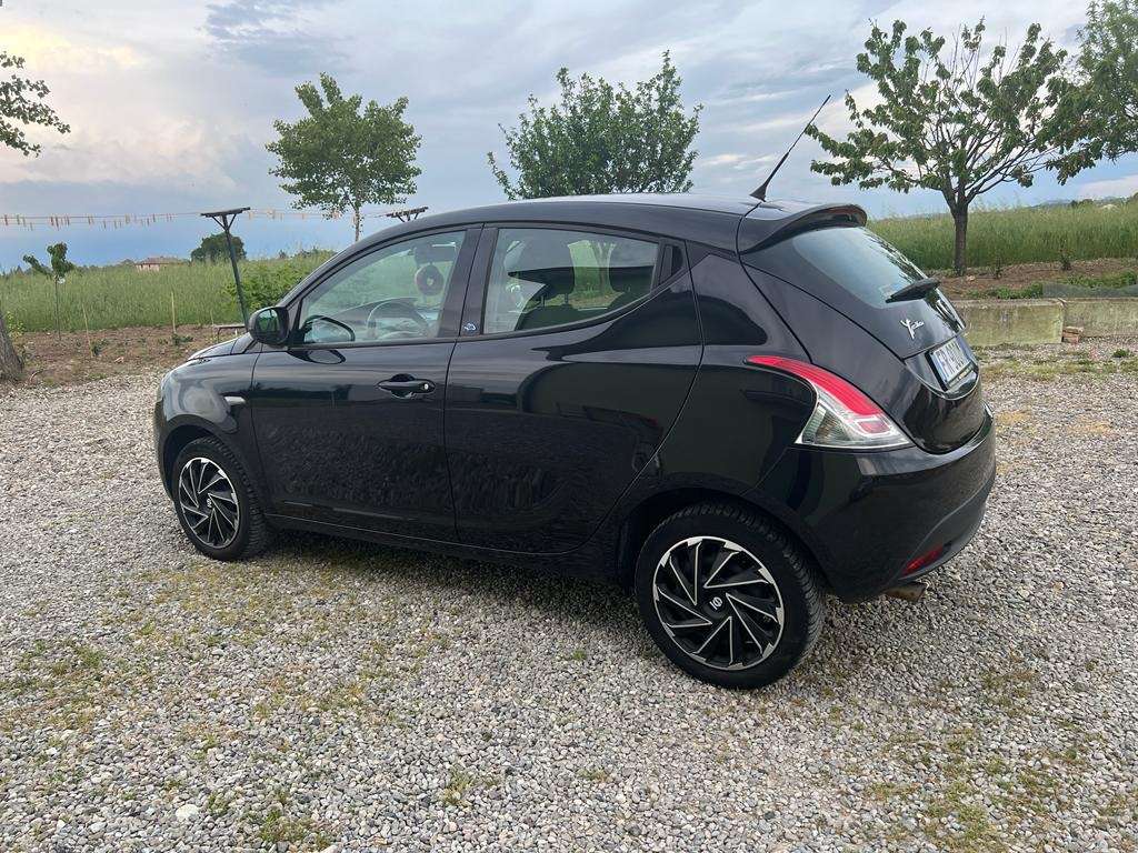 Lancia YpsilonYpsilon 1.2 Gold ecochic Gpl 69cv my19