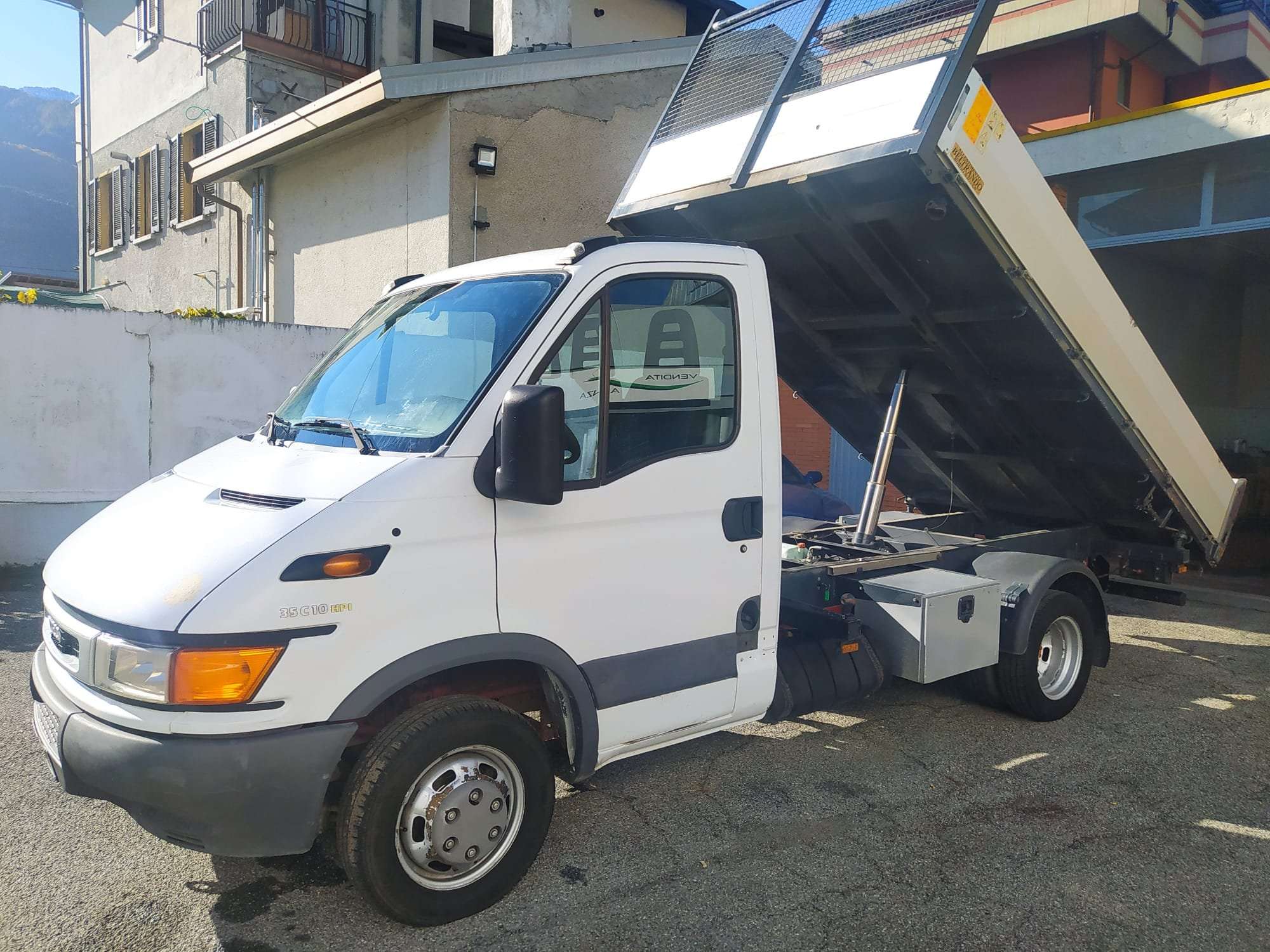 Iveco Daily35 C 13 V 125 CV 92 KW Cassone ribaltabile 3L