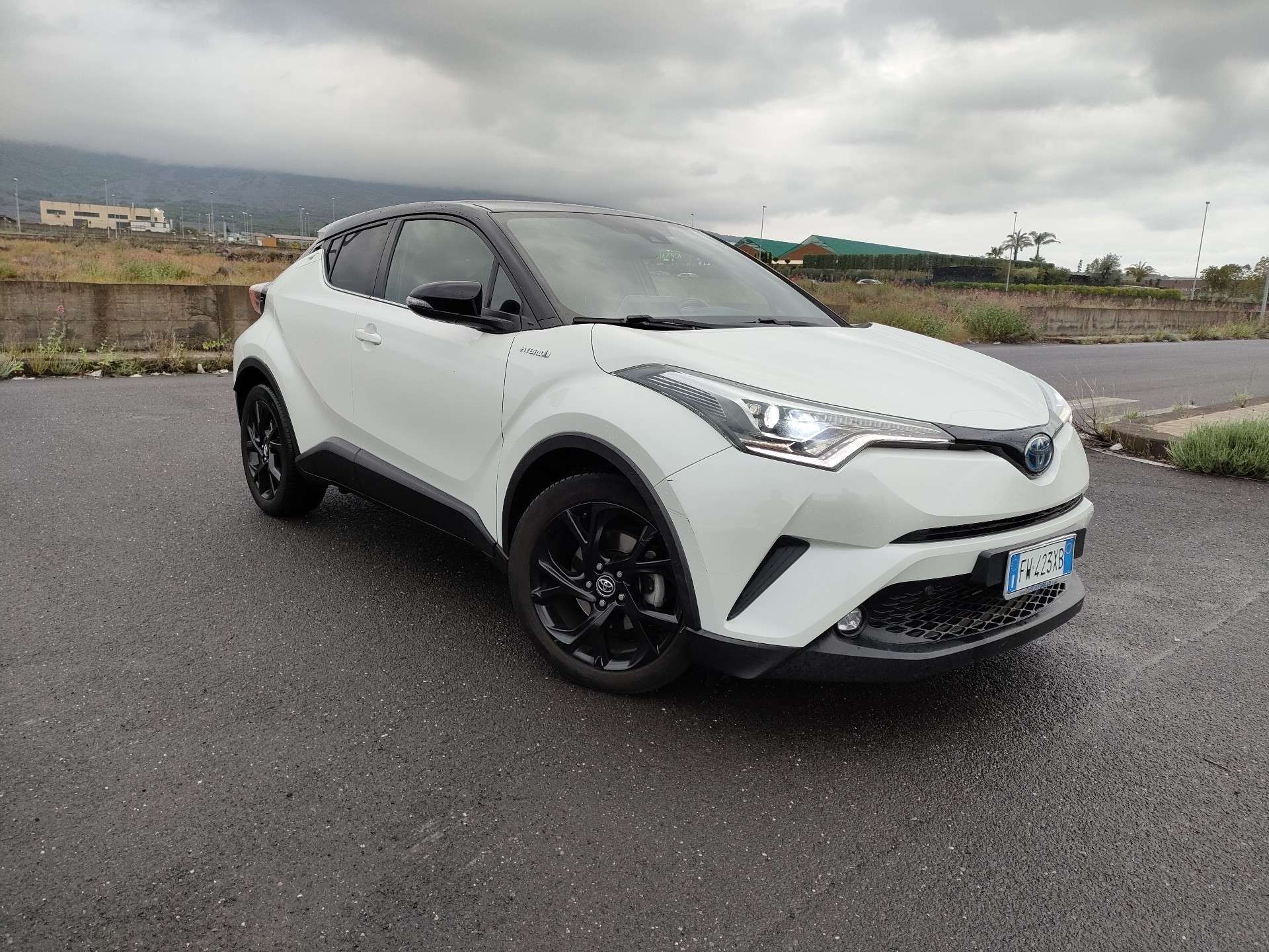 Toyota C-HR1.8h Style 2wd e-cvt my19