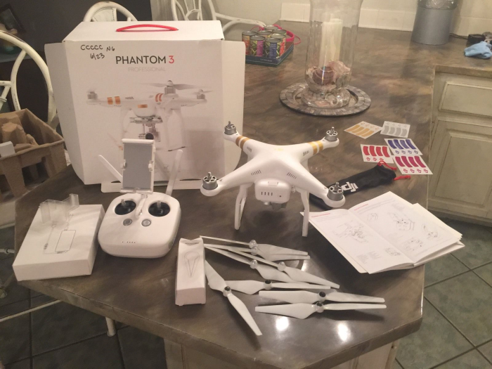 DJI PHANTOM 3 PROFESSIONAL QUADCOPTER 4K 12MP