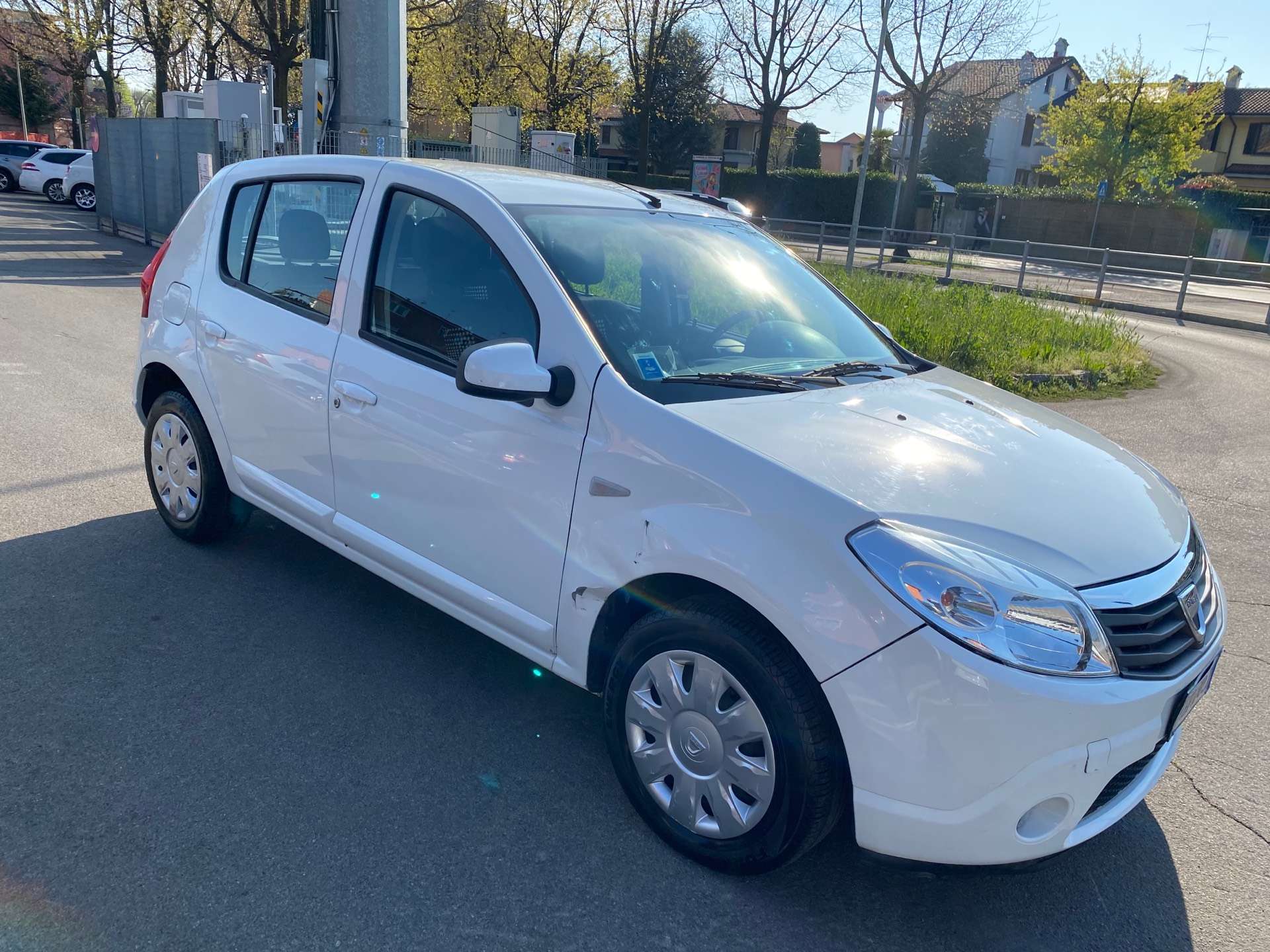 Dacia Sandero1.5 dci 75cv NEOPATENTATI