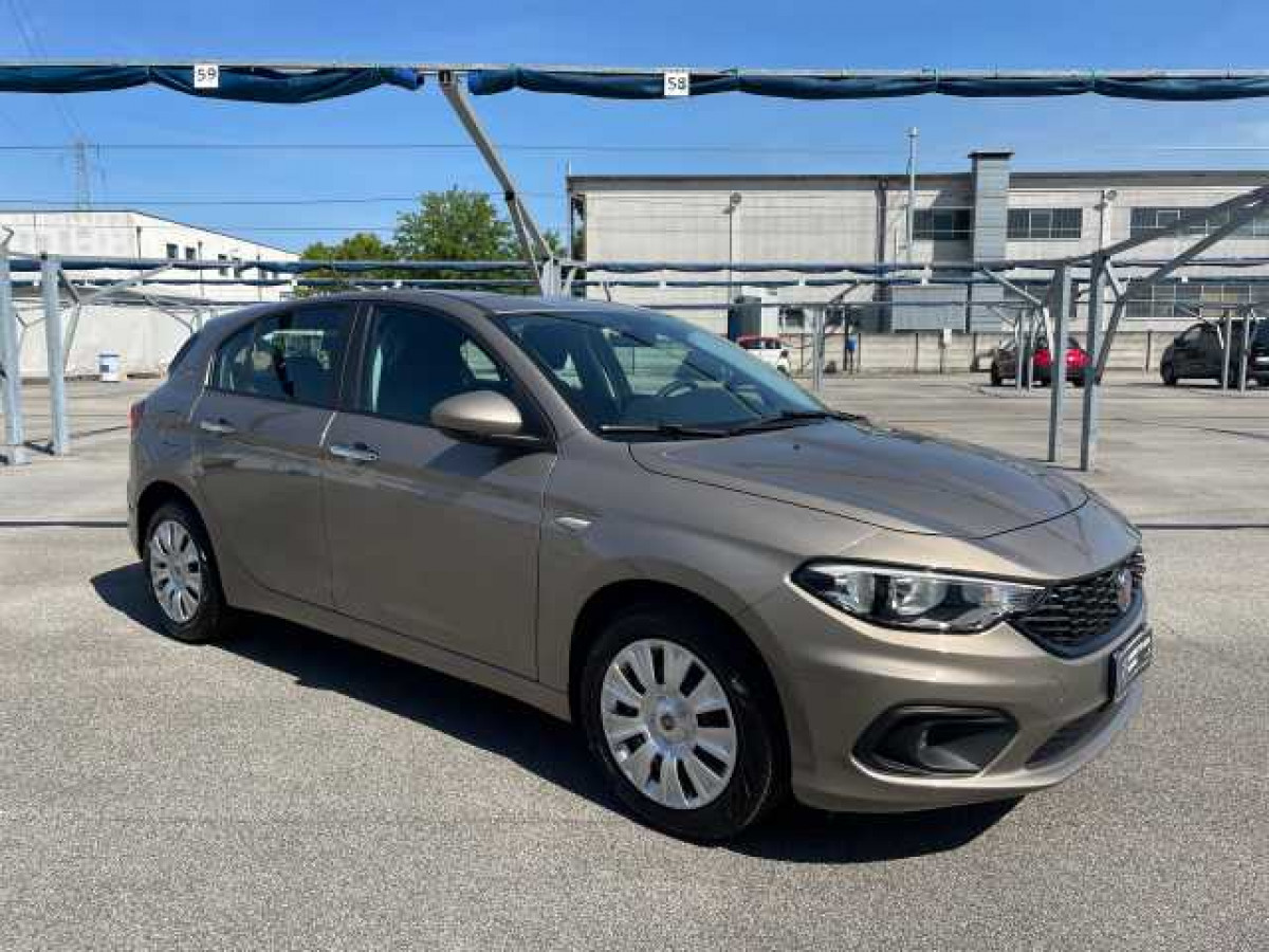 FIAT Tipo (2015-->) Tipo 1.6 Mjt S&S 5 porte Easy Business