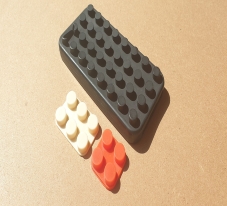 Custodia per iPhone 4/4S siliconata effetto Lego 