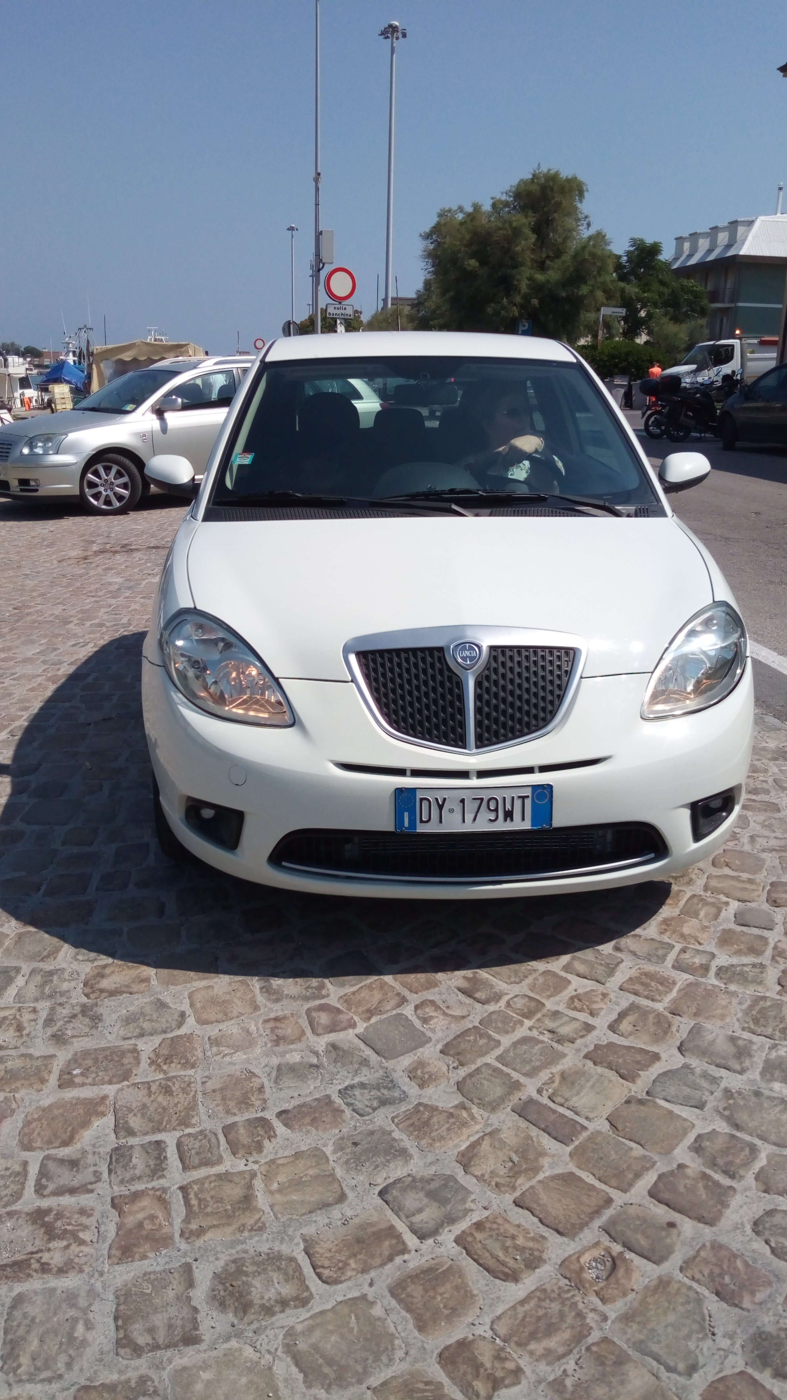 Lancia YpsilonYpsilon 1.4 8v New Oro (oro) ecochic Gpl