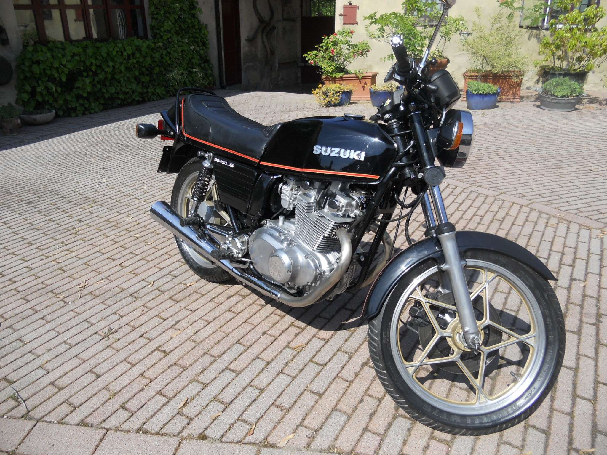 Suzuki GS 450