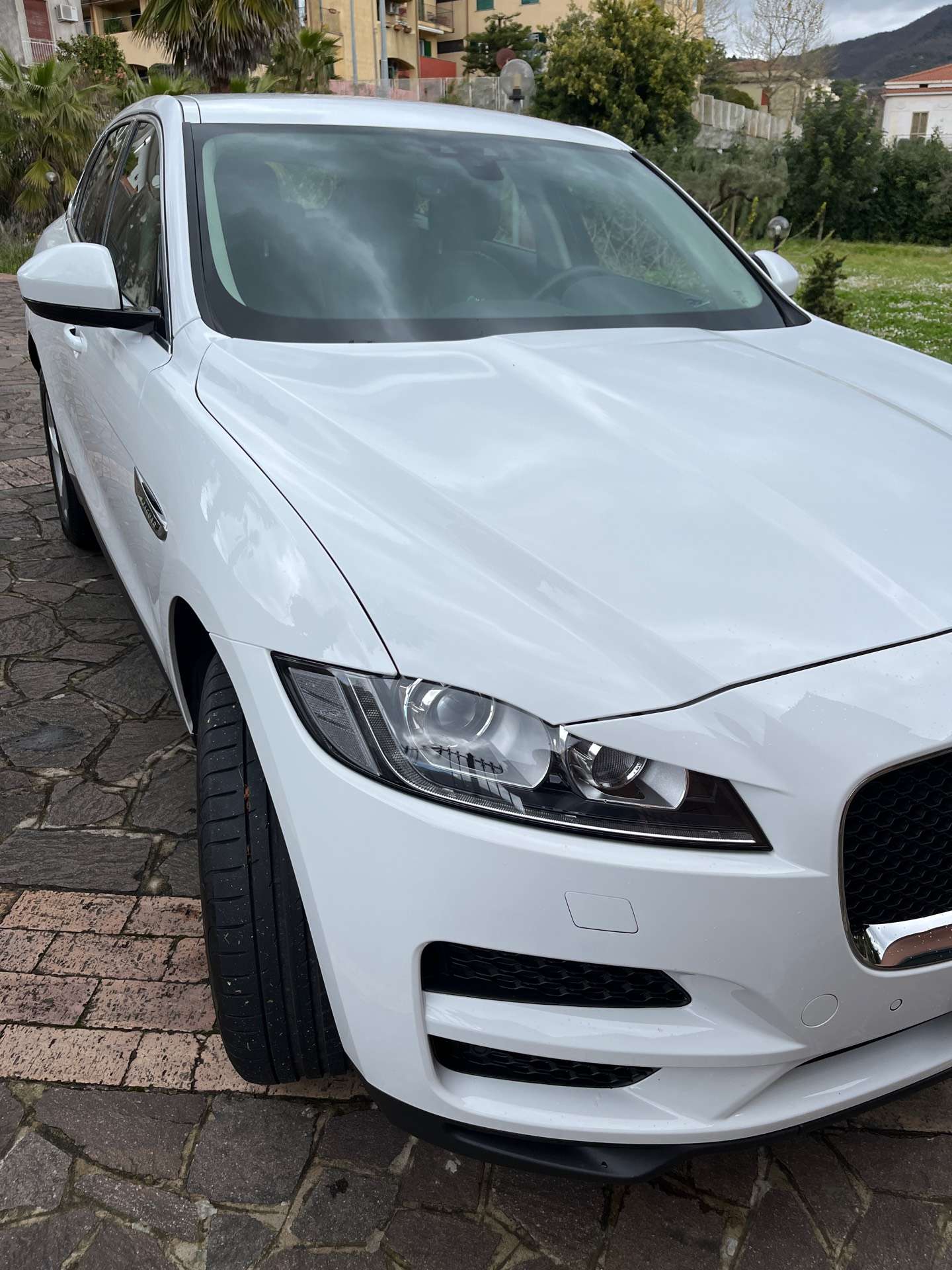 Jaguar F-Pace2.0d i4 Prestige awd 180cv auto my20