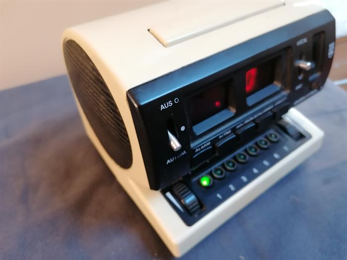 RADIO SVEGLIA GRUNDIG SONO-CLOCK 550