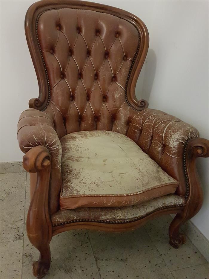 POLTRONA CHESTERFIELD ANTICA EPOCA PELLE 1900