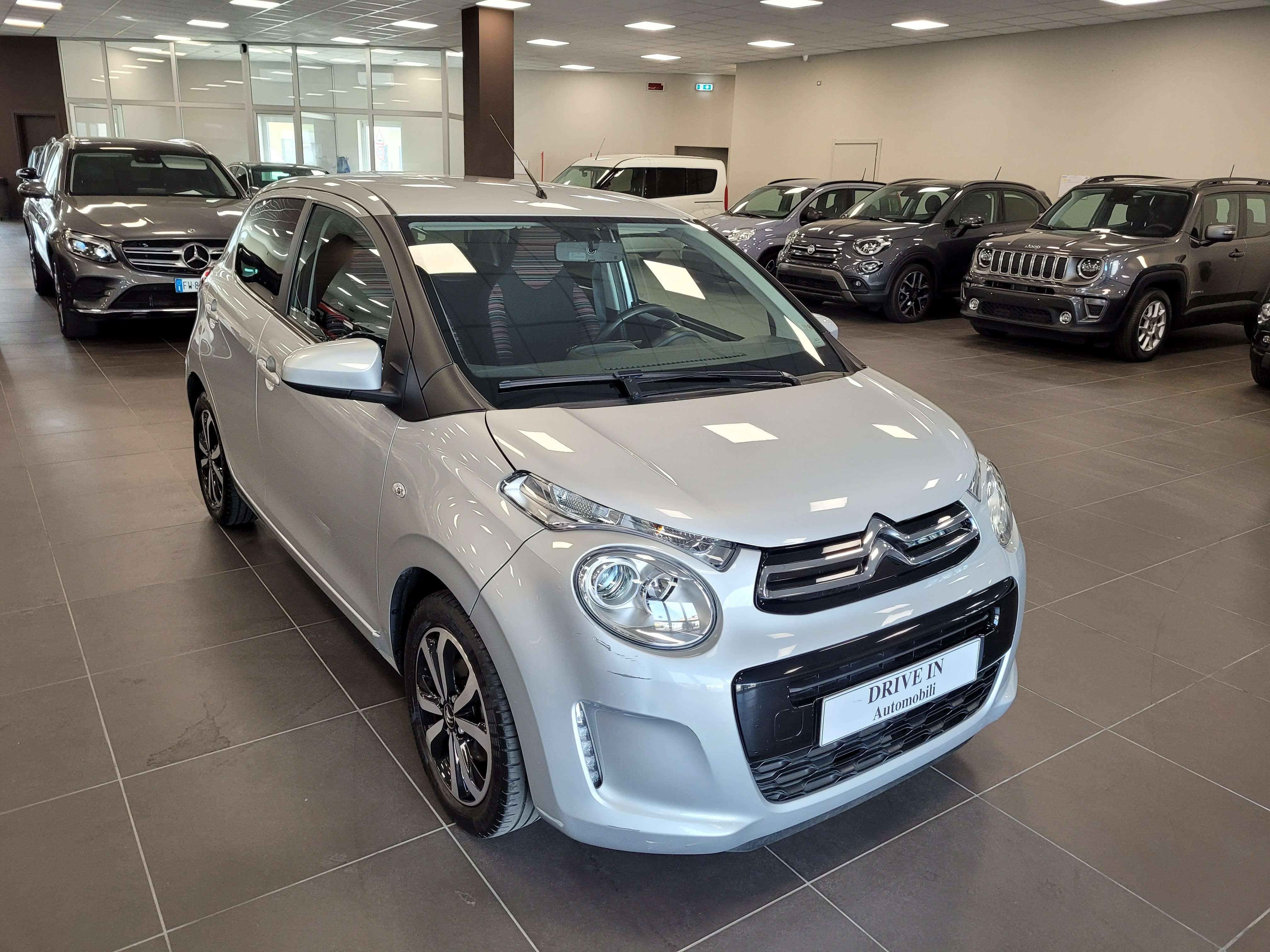 Citroen C11.0 vti Shine 70cv neopatentati