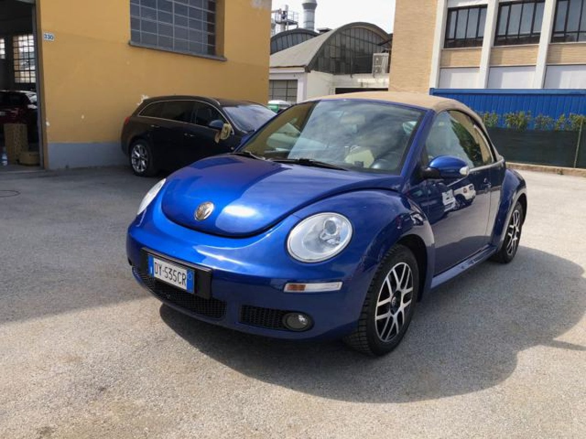 VOLKSWAGEN New Beetle 1.6 Cabrio