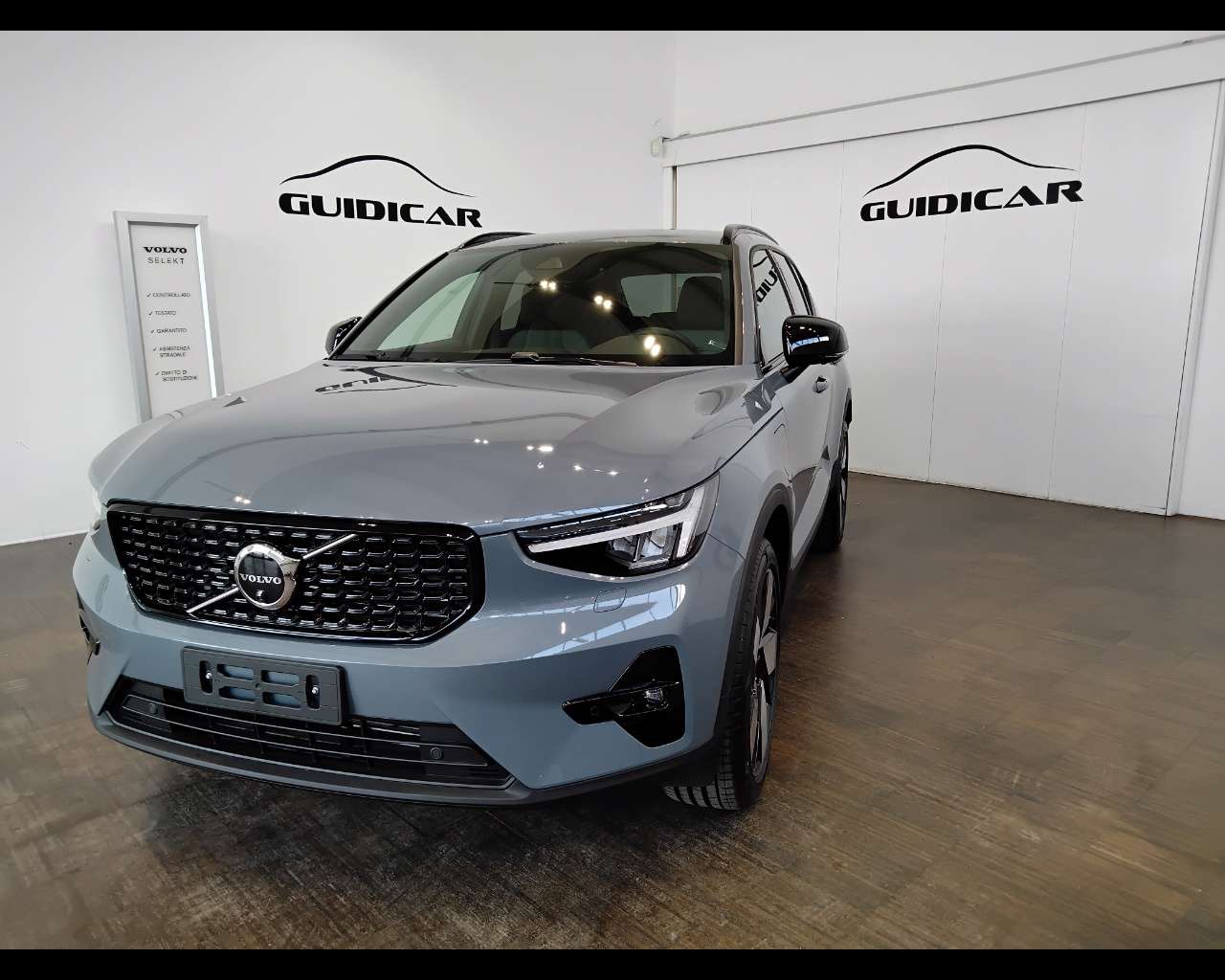 Volvo XC40RECHARGE PLUS DARK T4 AUT