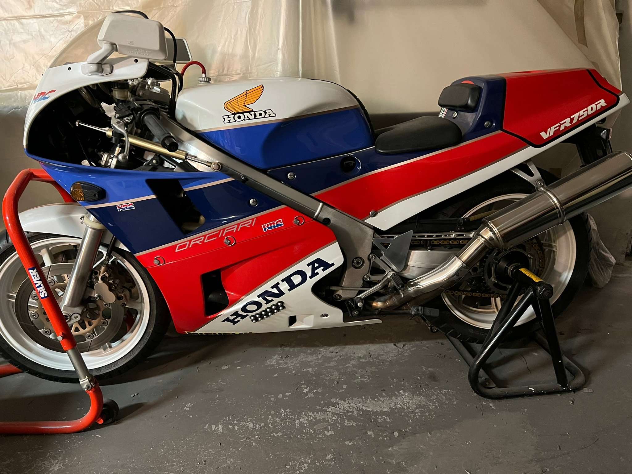 Honda VFR 750VFR R 750 - RC30