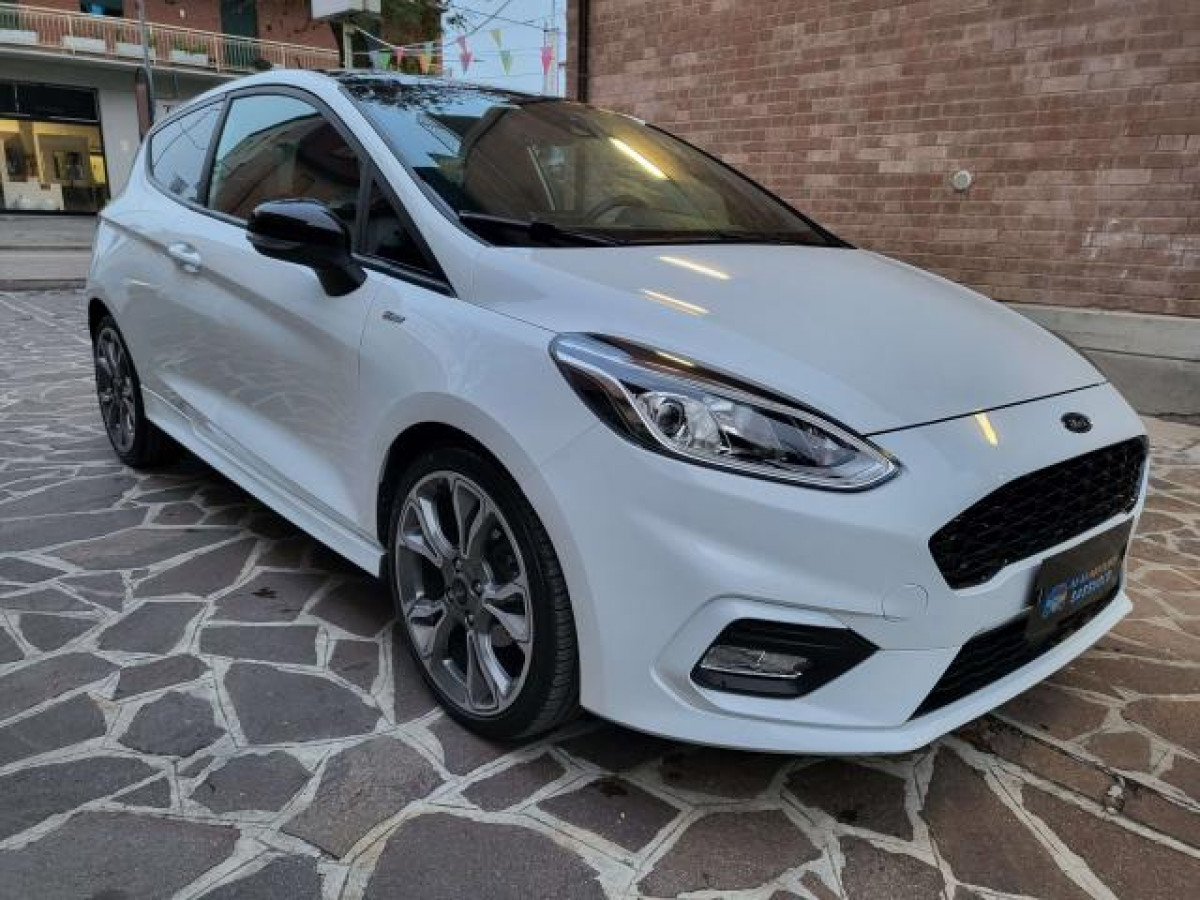 FORD Fiesta 3ª serie Fiesta 1.4 5 porte Ghia