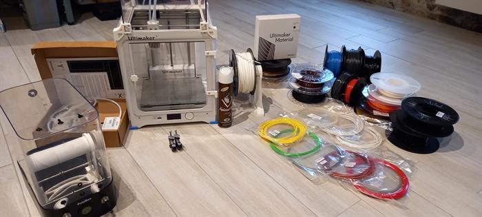 STAMPANTE 3D FDM ULTIMAKER 3