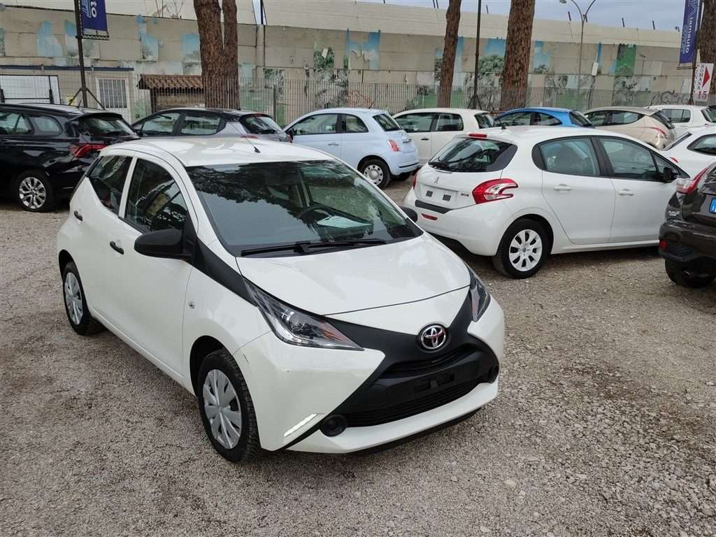 Toyota Aygo1.0 VVT-i 69 CV 5 porte x-cool CLIMA