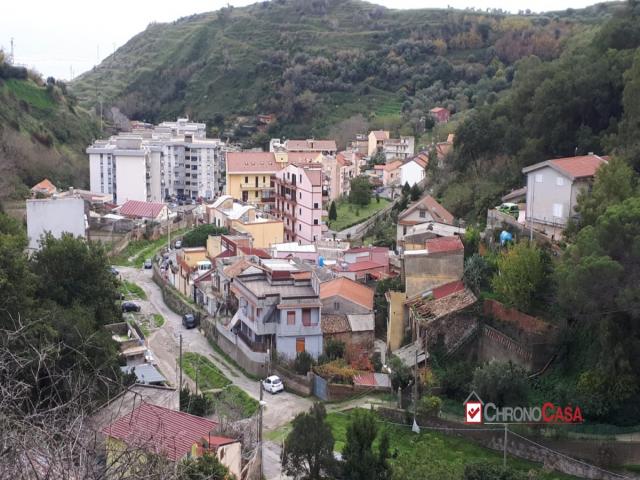 Rudere con terreno pressi svincolo me-centro rif.vs859