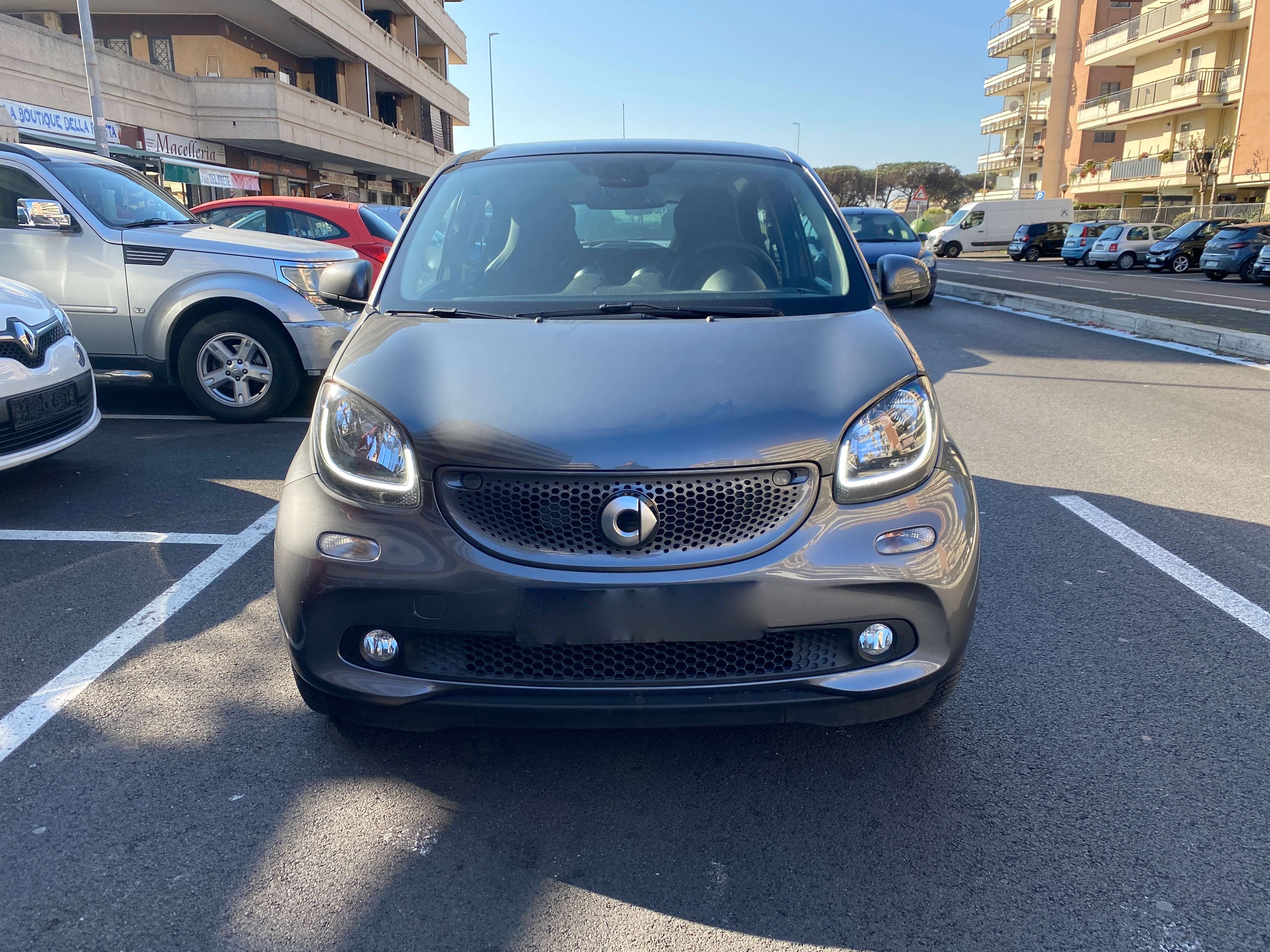 smart forFourPRIME TURBO NAVI PELLE KAMERA TETTO PDC CERCHIO 16