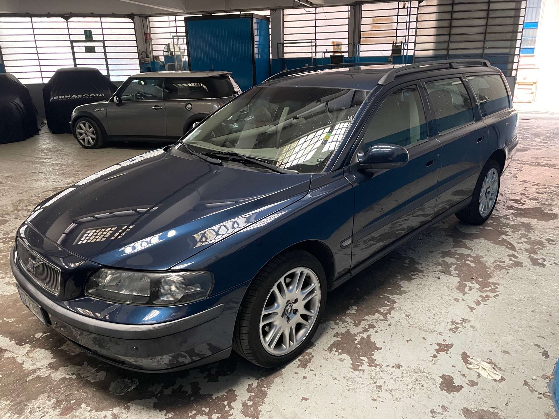 Volvo V702.5t awd