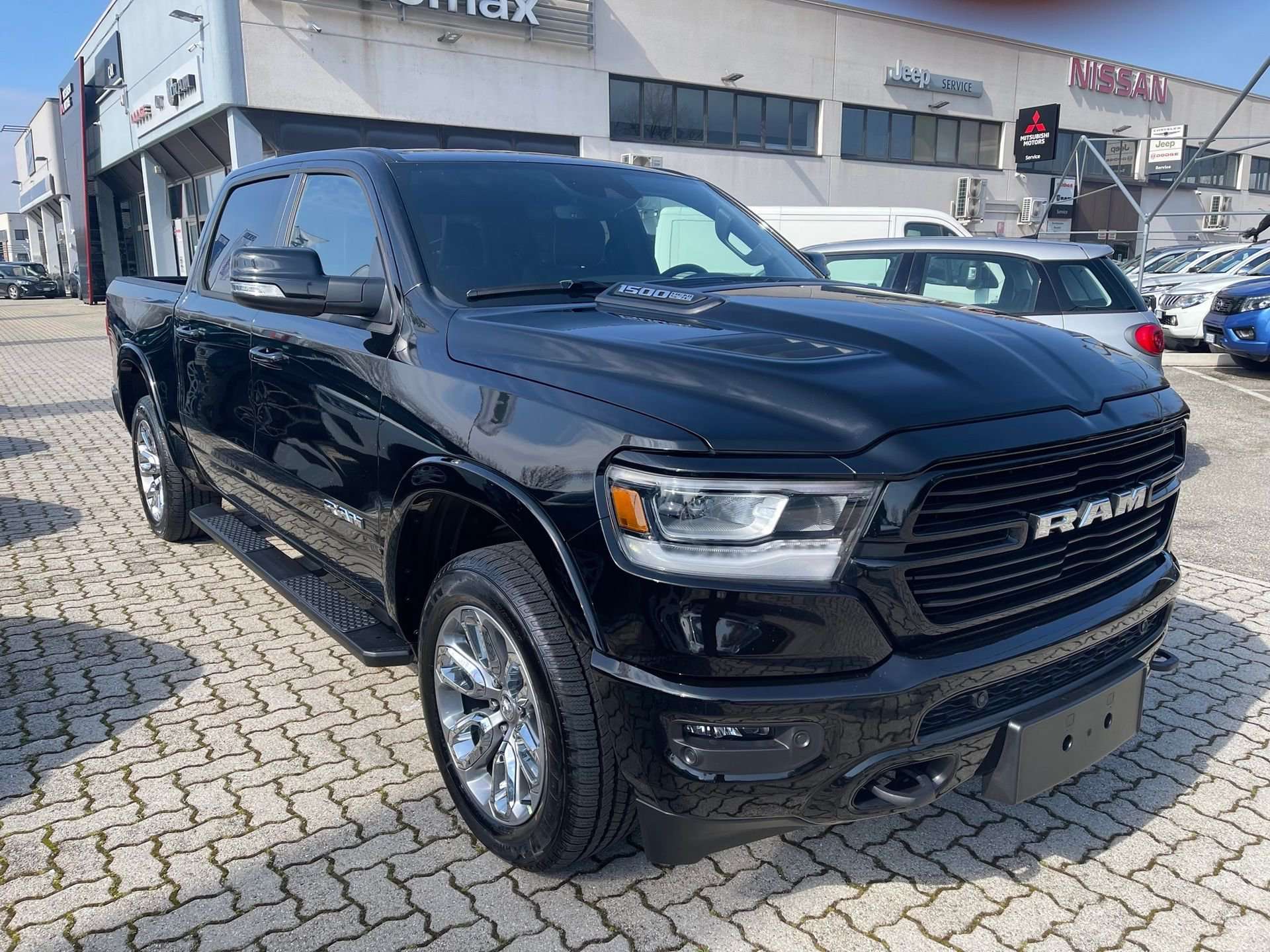 Dodge RAM1500 LARAMIE SPORT 5.7L HEMI V8 395