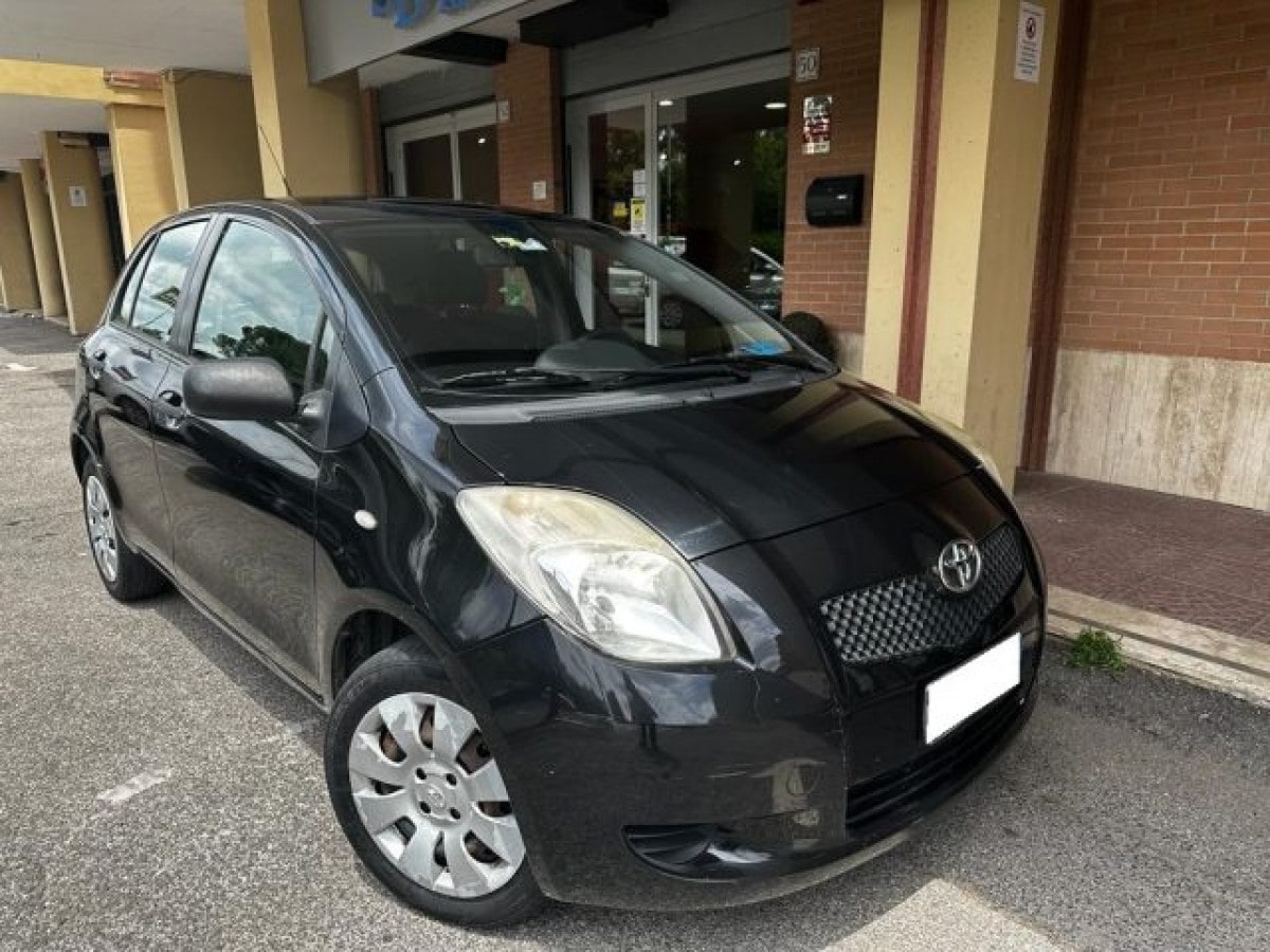 TOYOTA Yaris 2ª serie Yaris 1.0 5 porte Now